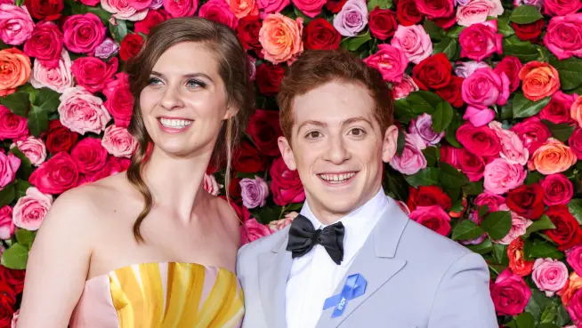 Ariana Grande es novia de un casado ¡Y él pide el divorcio!